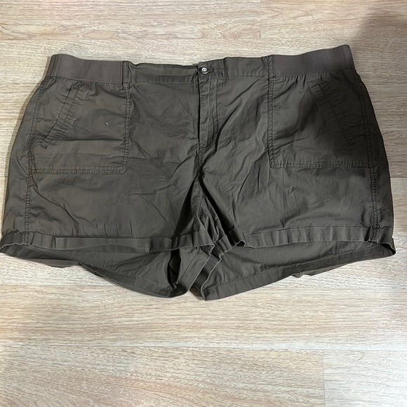 torrid | Shorts | Torrid Plus Size Olive Green Cuffed Shorts | Poshmark
